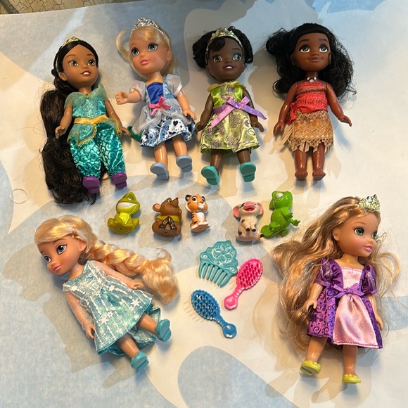 Disney | Toys | Disney 6 Princesses Set Of 6 With Accessories Like New ...